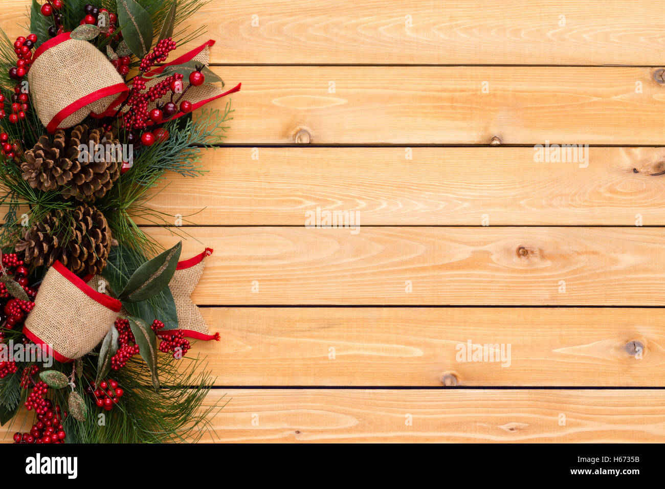 Rustic christmas side border wood hi-res stock photography and images ...