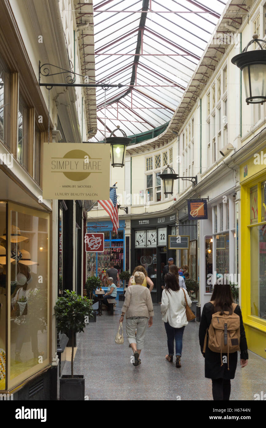 High street arcade cardiff hi-res stock photography and images - Alamy