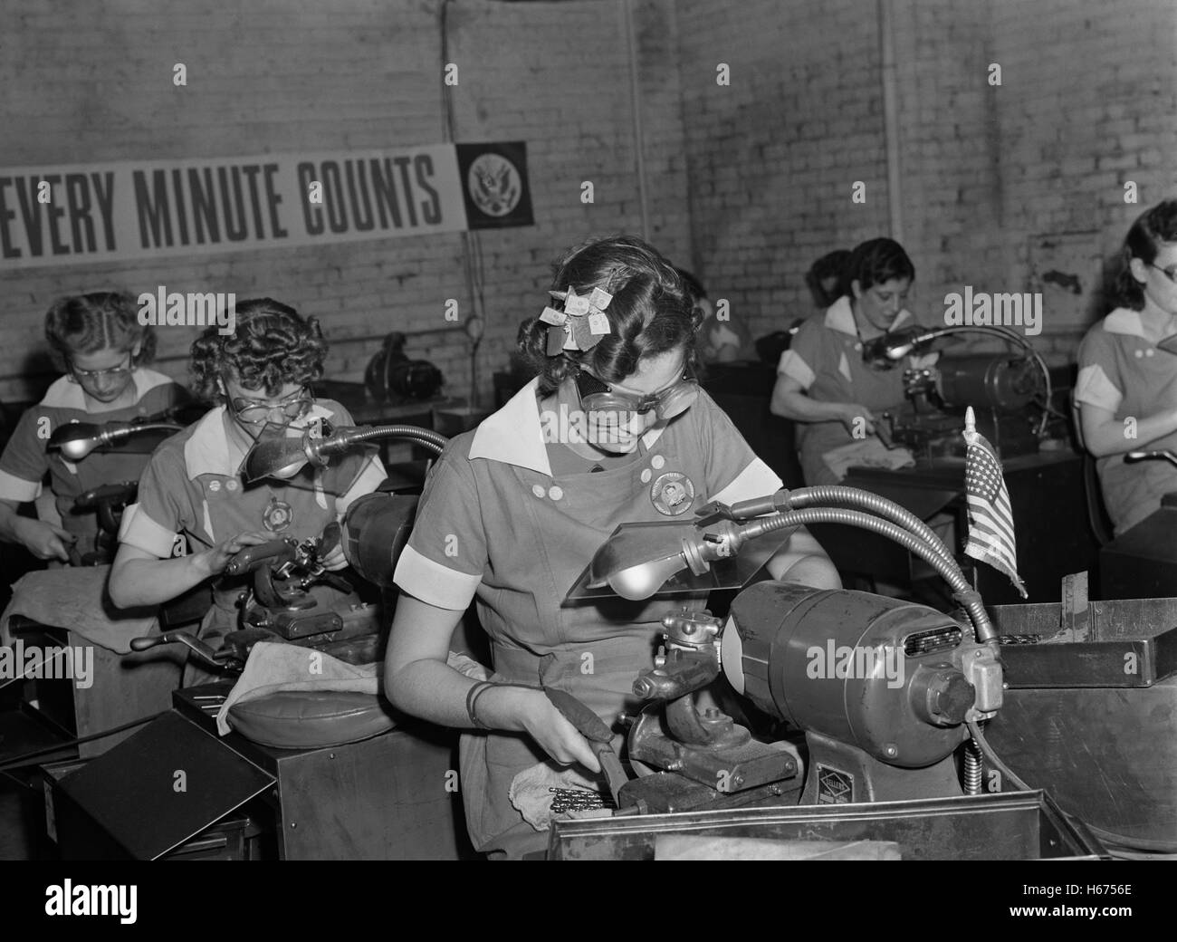 Women factory world war ii hi-res stock photography and images - Alamy