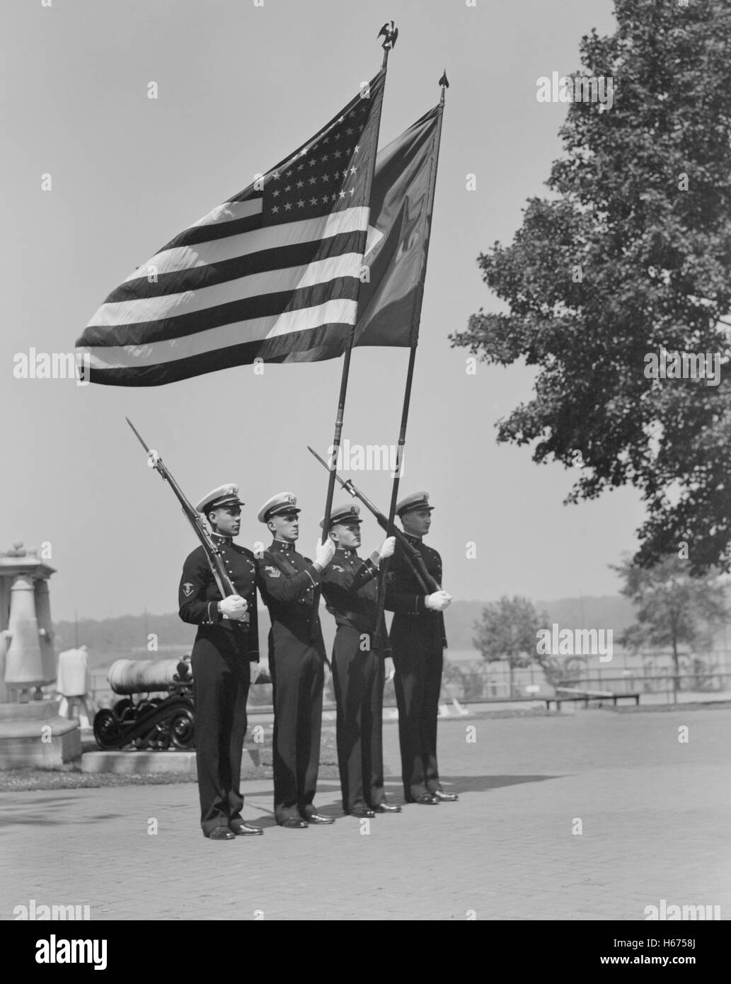 Navy color guard hi-res stock photography and images - Alamy