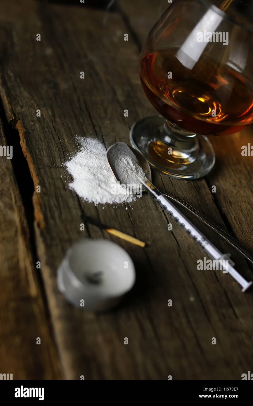 concept drug syringe spoon Stock Photo - Alamy