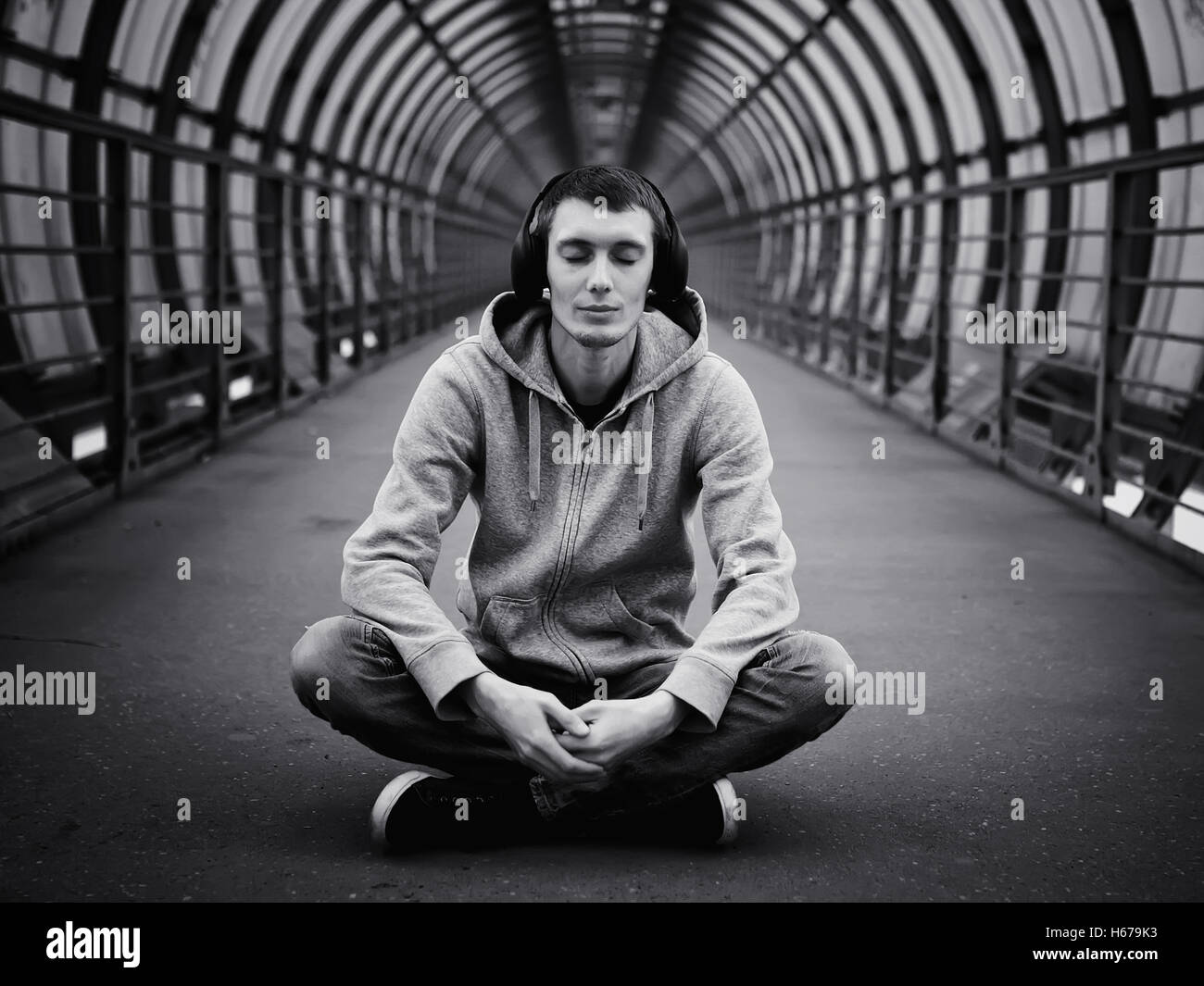 urban street man in hoody Stock Photo - Alamy