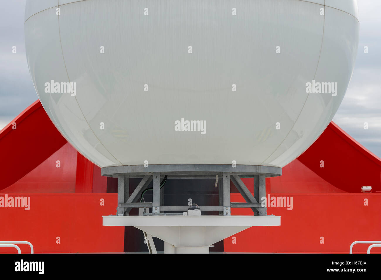 Superstructure of the RMS Queen Mary 2 showing the white globe covering ...