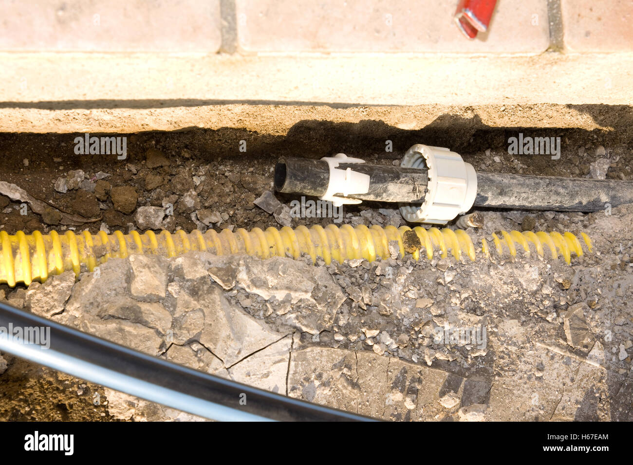 bricklayer at work in a site Stock Photo - Alamy