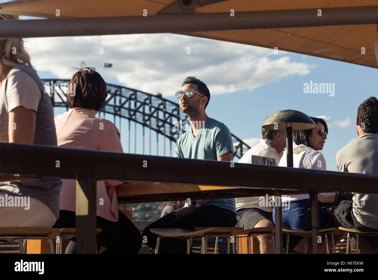 After-work drinks on a Friday at the Opera Bar in Circular Quay Stock ...