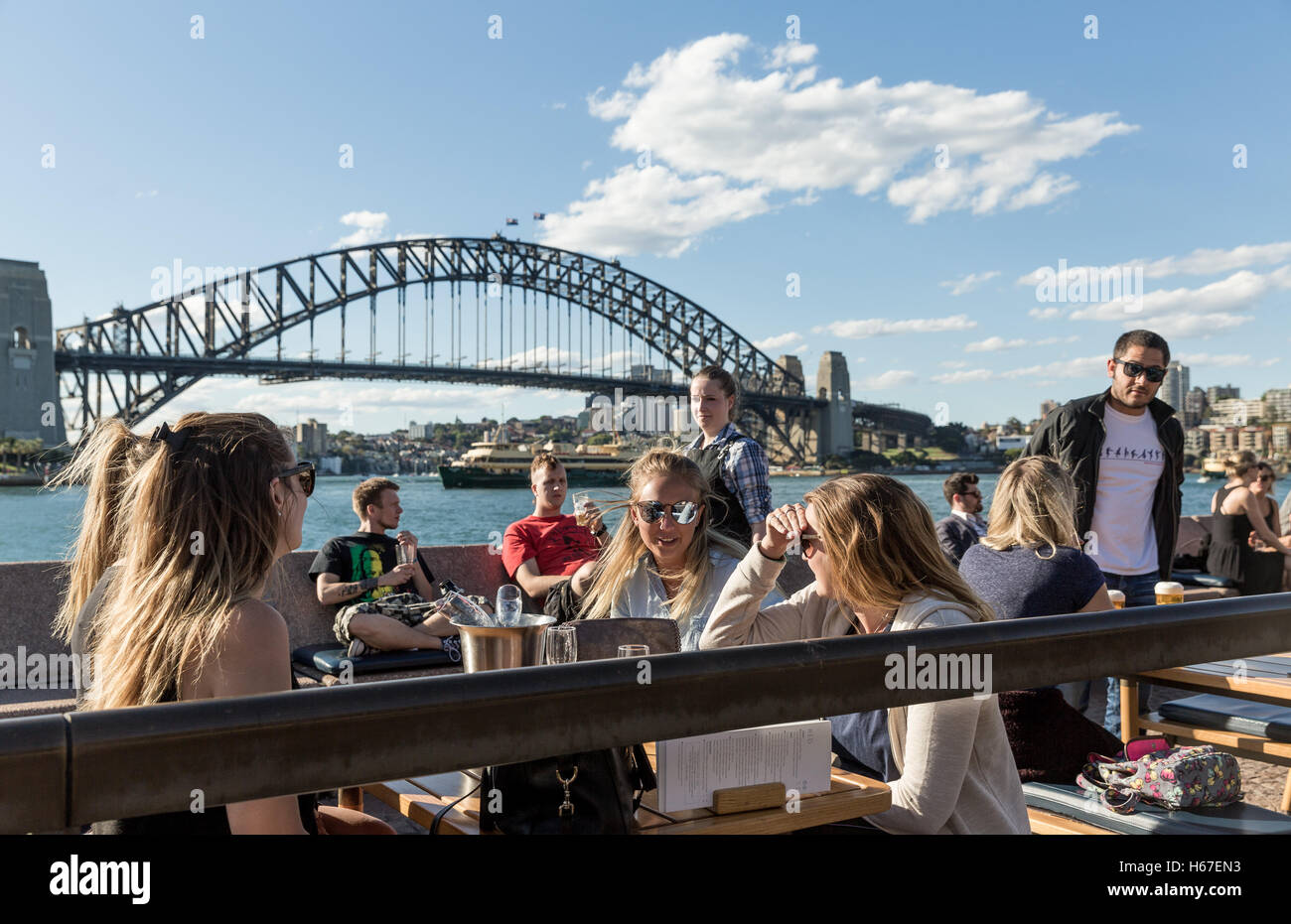 After-work drinks on a Friday at the Opera Bar in Circular Quay Stock ...