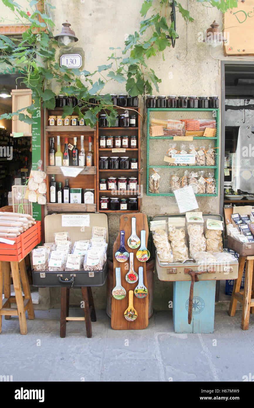 Grocery store in italy hi-res stock photography and images - Alamy