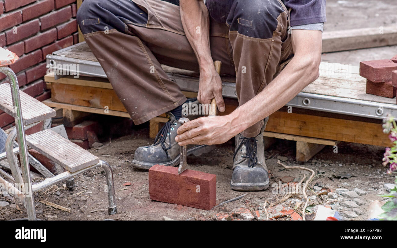 Bricklayer hi-res stock photography and images - Alamy