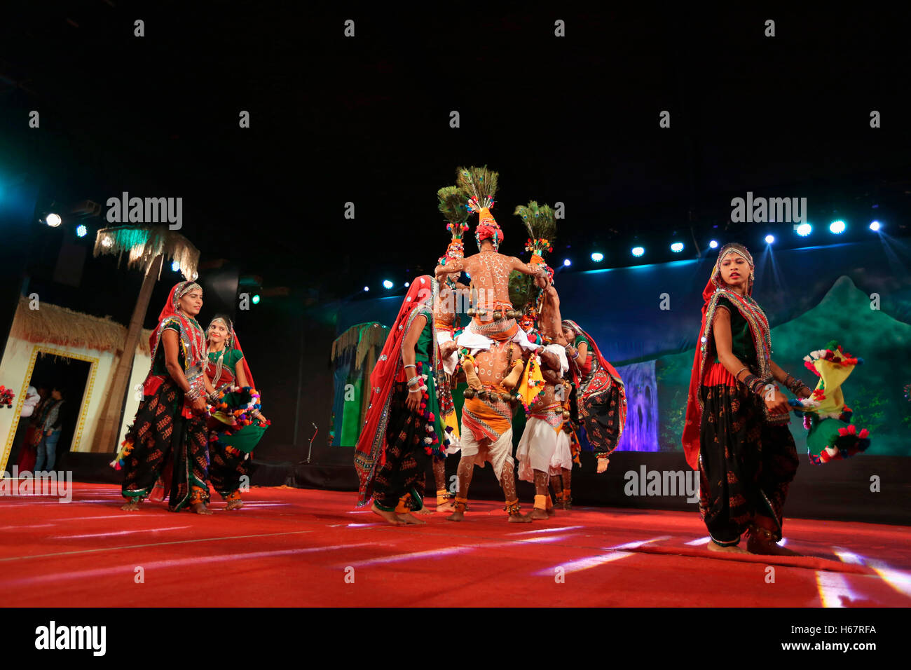 Rathwa Dance, Gujrat, India Stock Photo - Alamy