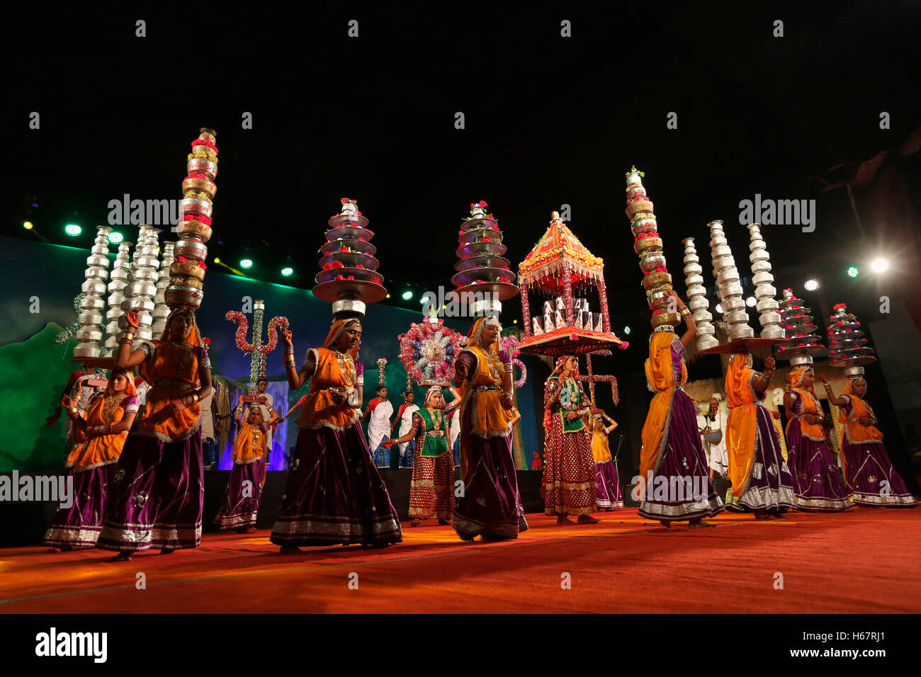 Panihari Dance or Beda Dance, Gujrat, India Stock Photo - Alamy