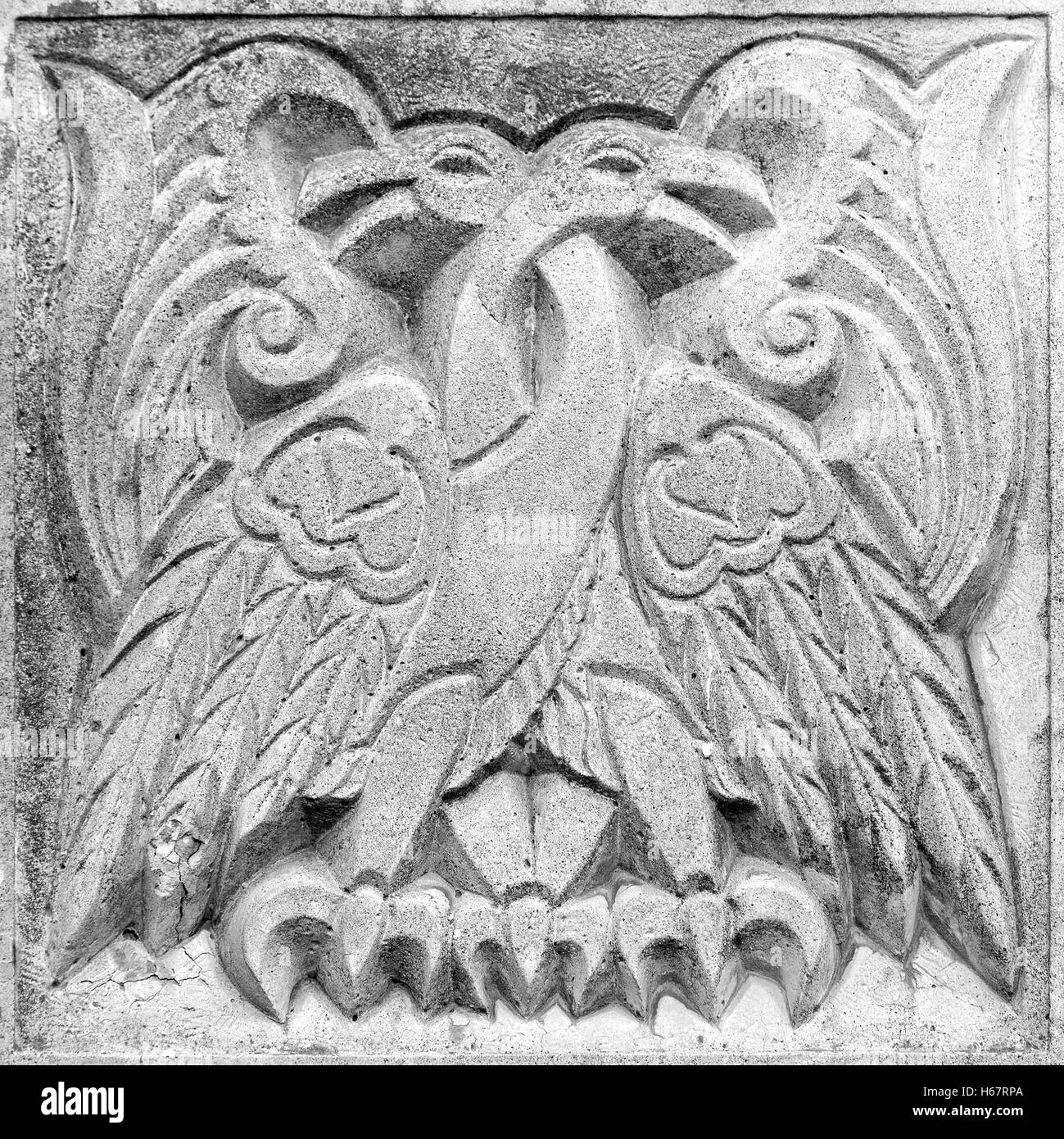 Relief of two birds hi-res stock photography and images - Alamy