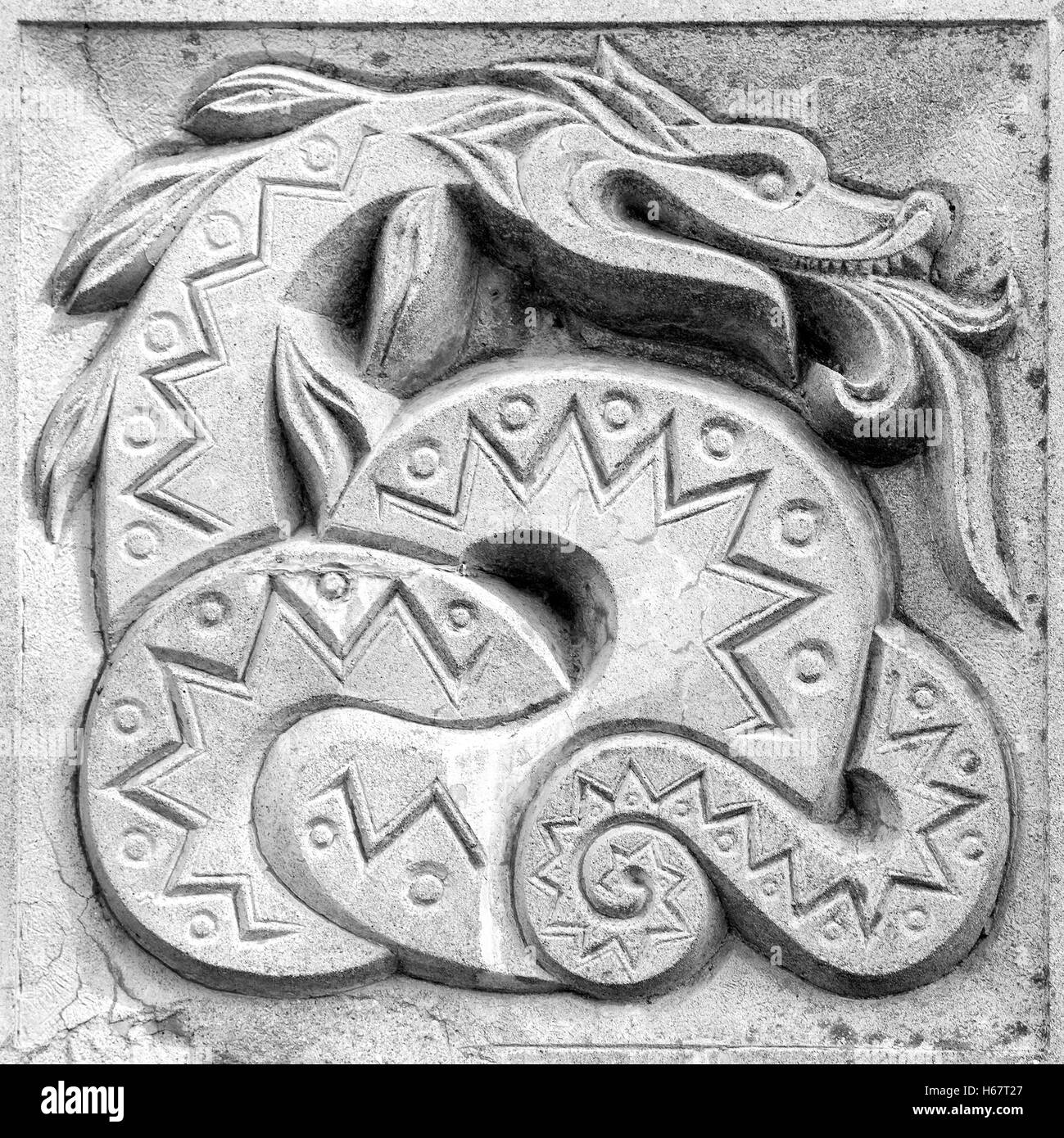 Sculpture of big snake hi-res stock photography and images - Alamy