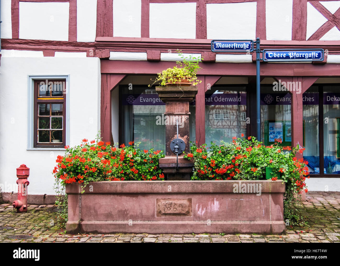 Historic street signs hi-res stock photography and images - Alamy