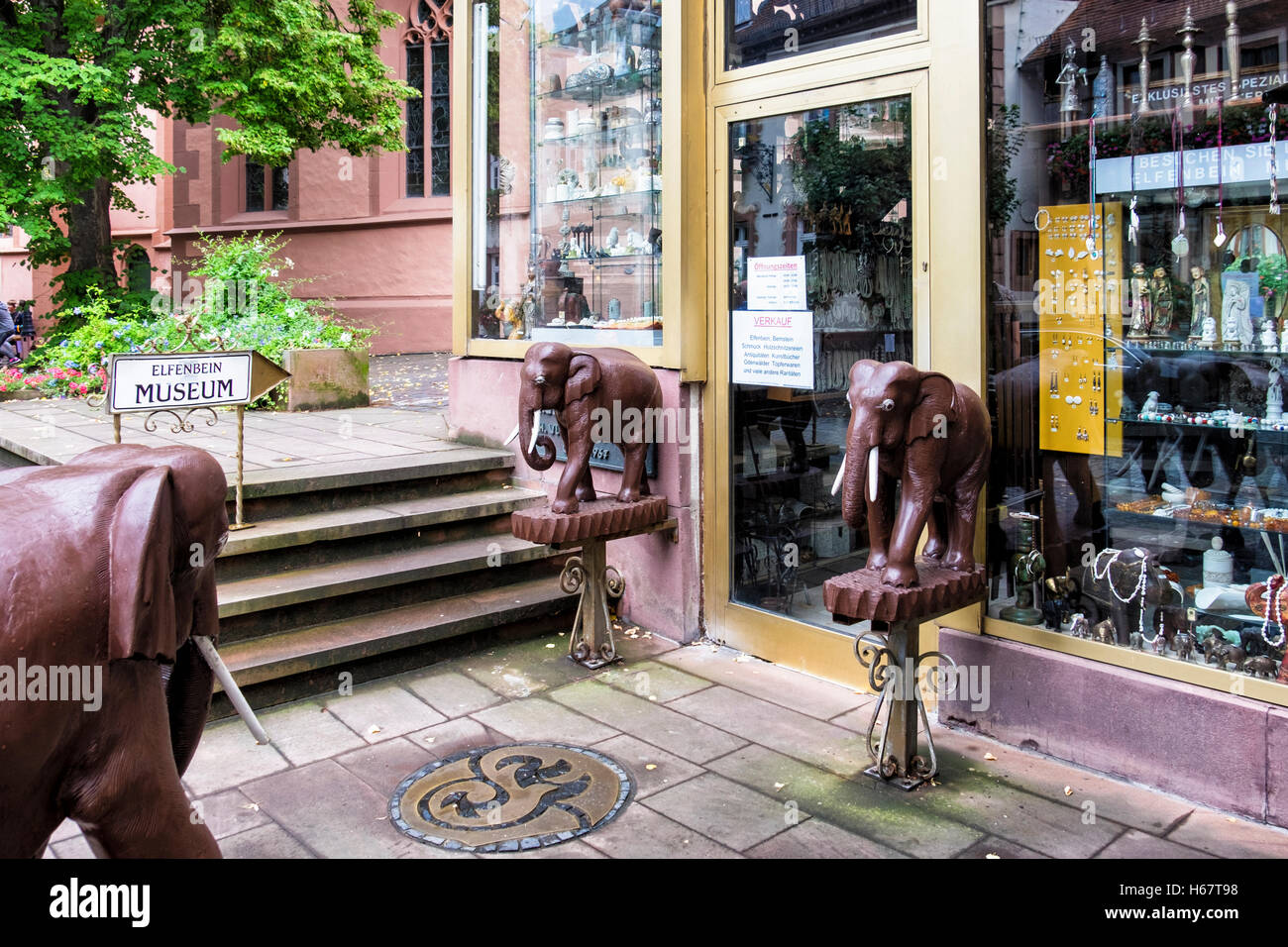 Ivory museum hi-res stock photography and images - Alamy