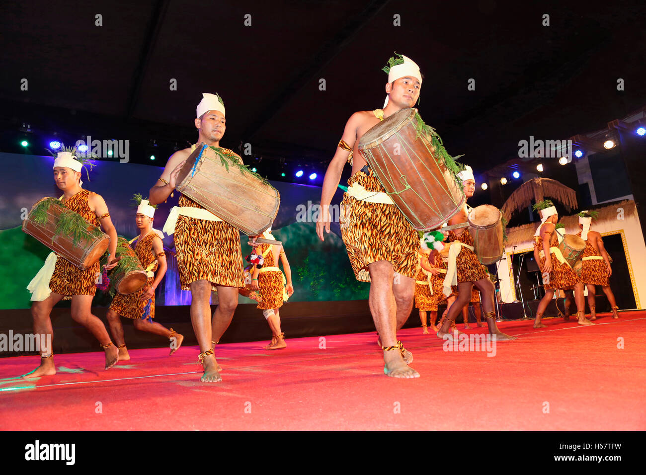 Limbu Dance, Darjeeling, West Bengal, India Stock Photo - Alamy