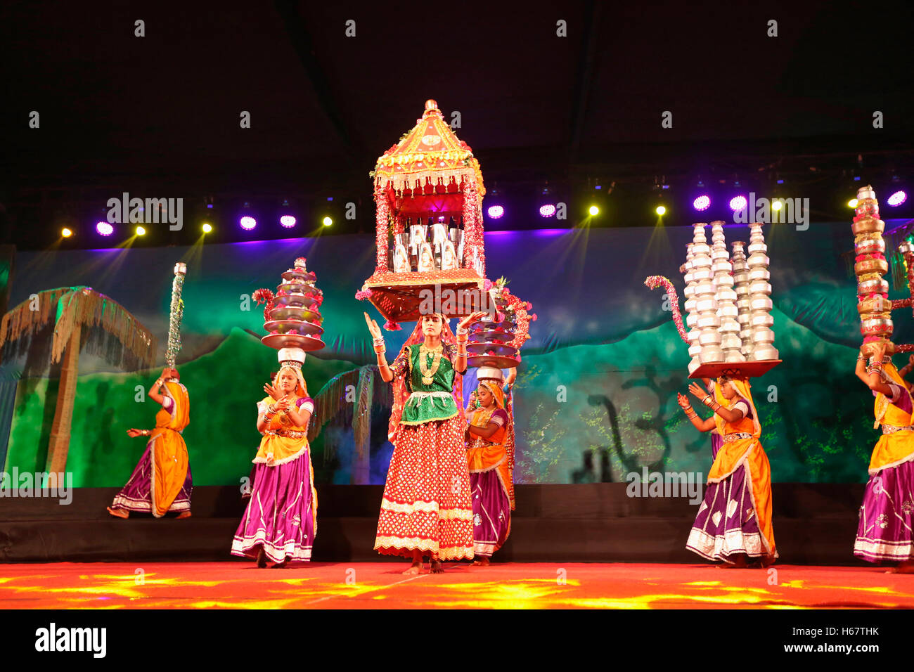 Panihari Dance or Beda Dance, Gujrat, India Stock Photo - Alamy