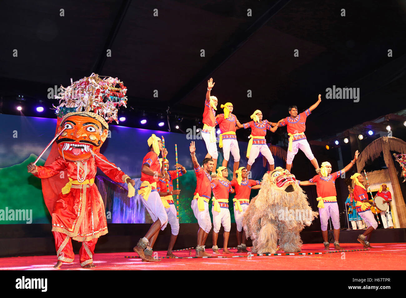 Songi Mukhota Dance, Nashik, Maharashtra, India Stock Photo - Alamy