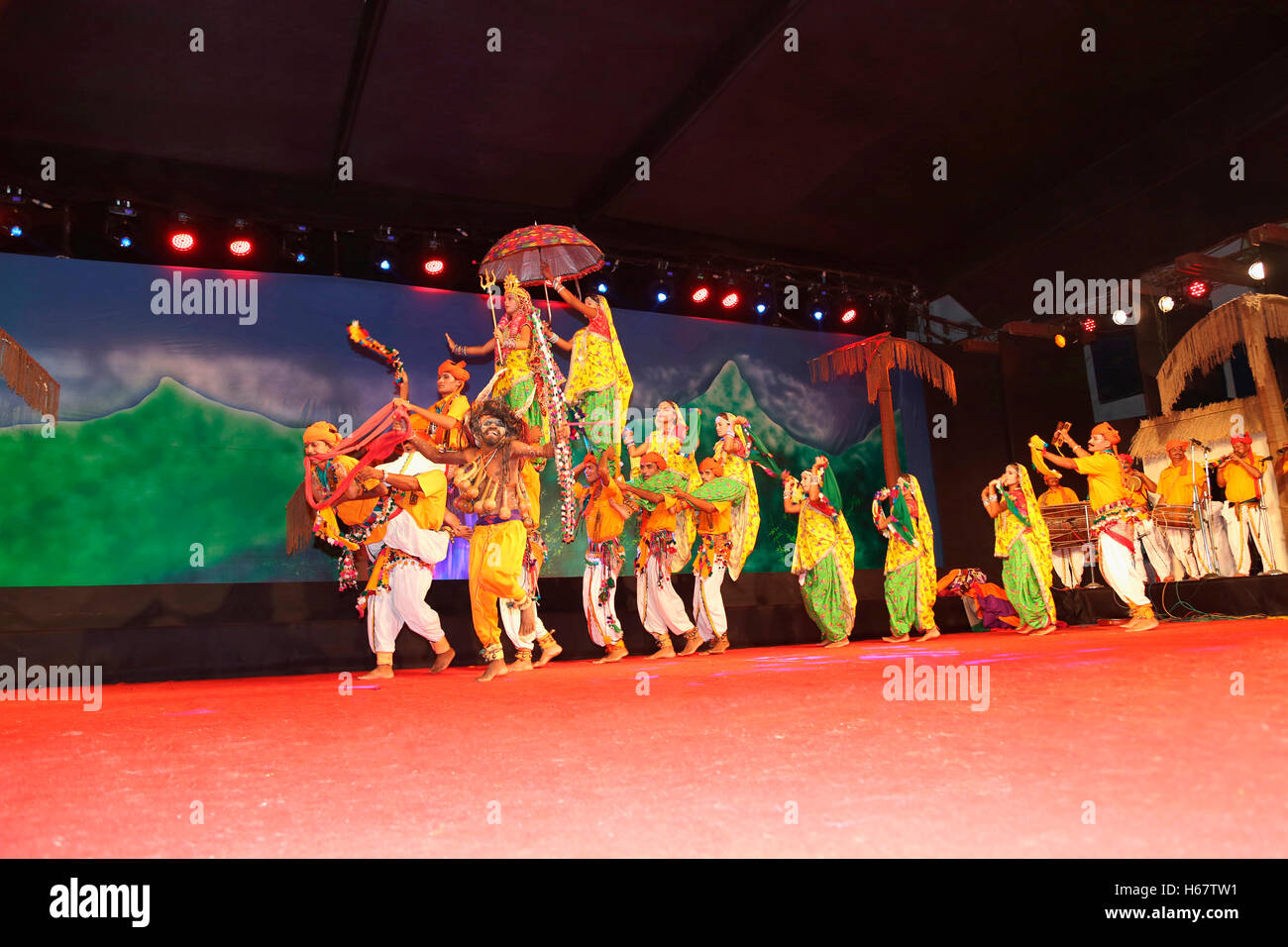 Rathwa Dance, Gujrat, India Stock Photo - Alamy
