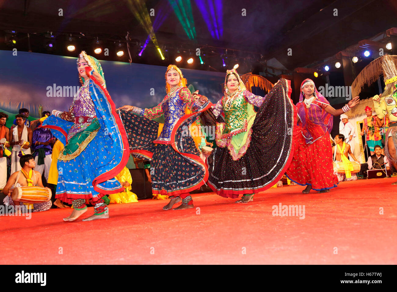 Chakri dance hi-res stock photography and images - Alamy