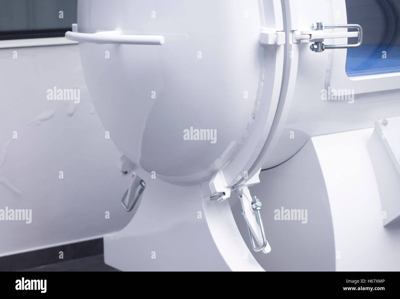 HBOT hyperbaric oxygen therapy chamber tank in hopsital medical center ...