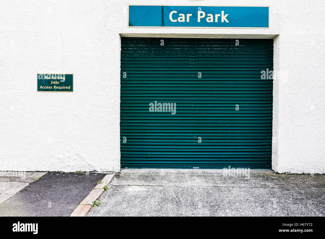 Roller shutter door sign hi-res stock photography and images - Alamy