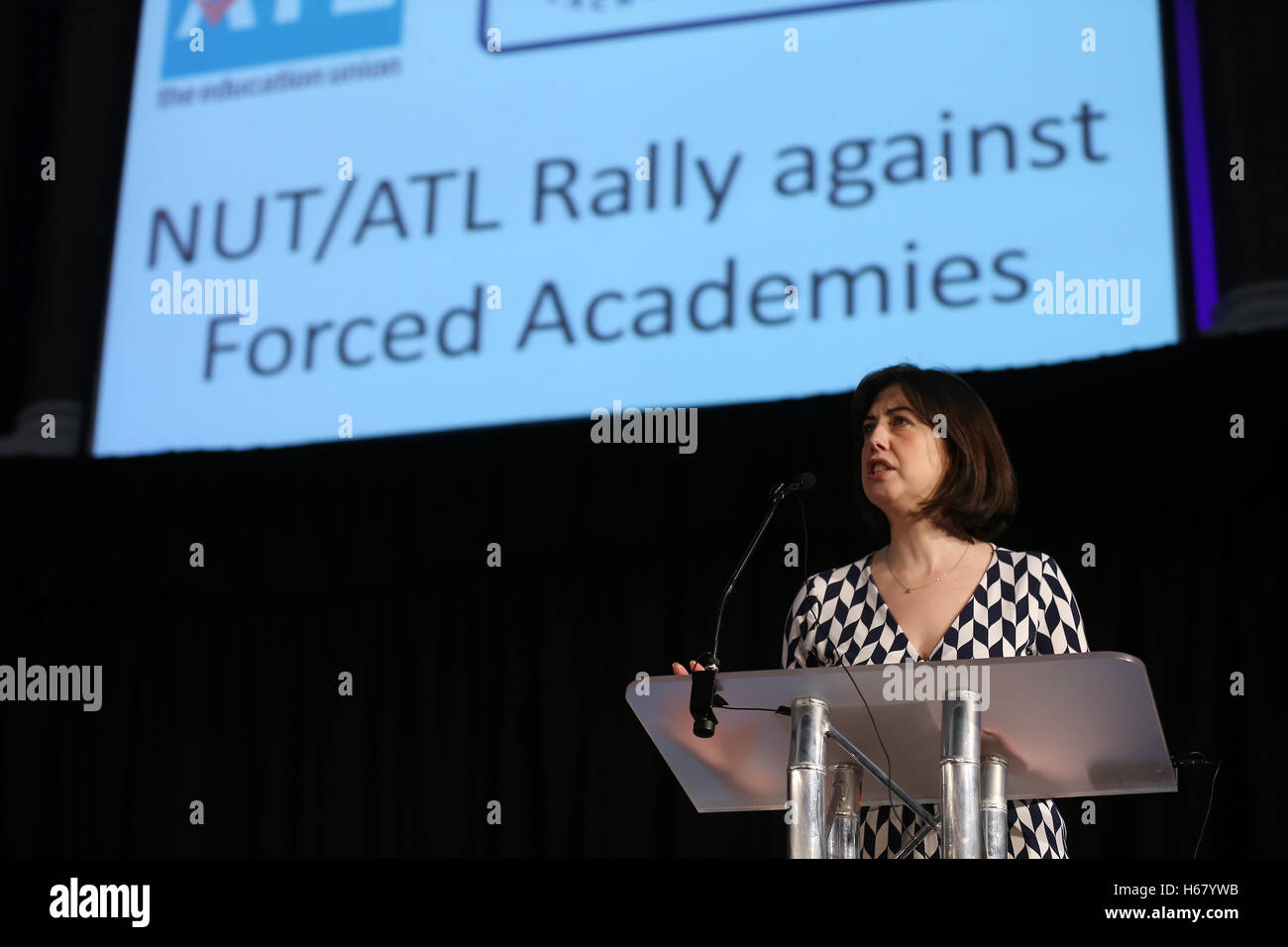 Lucy powell mp hi-res stock photography and images - Alamy