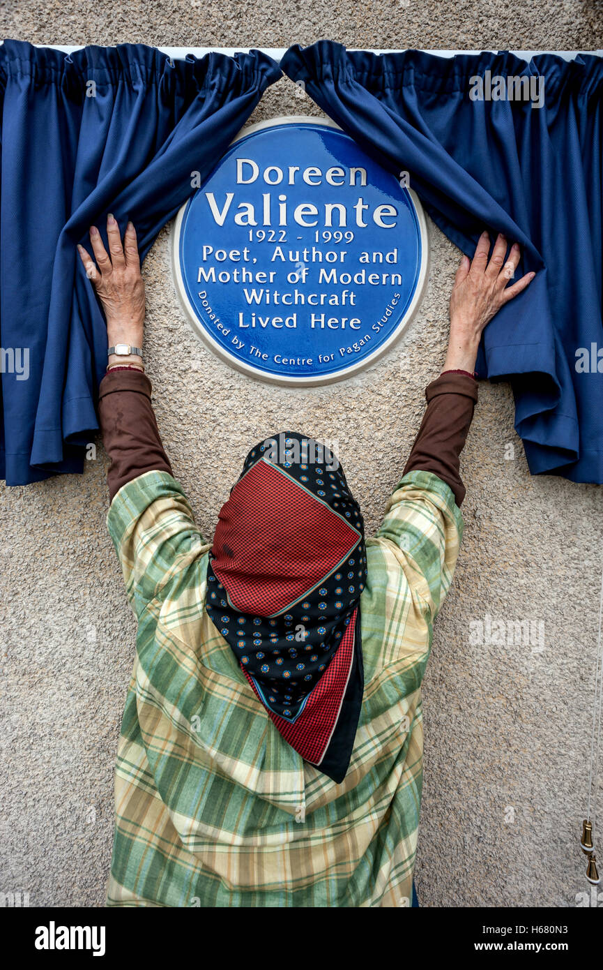The first blue plaque in the UK to commemorate the life of a witch will ...