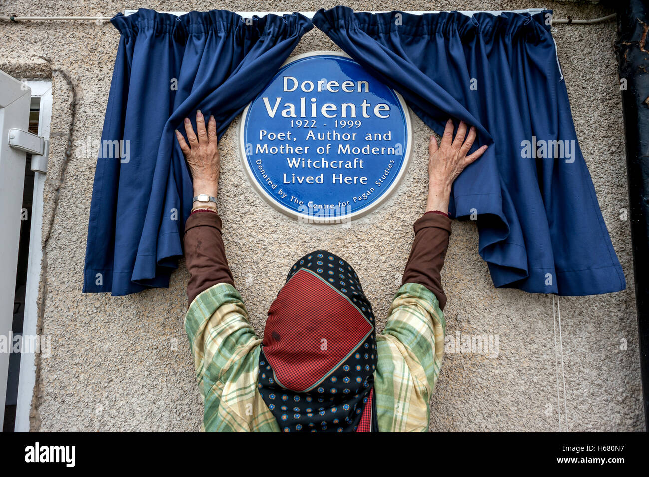 The first blue plaque in the UK to commemorate the life of a witch will ...