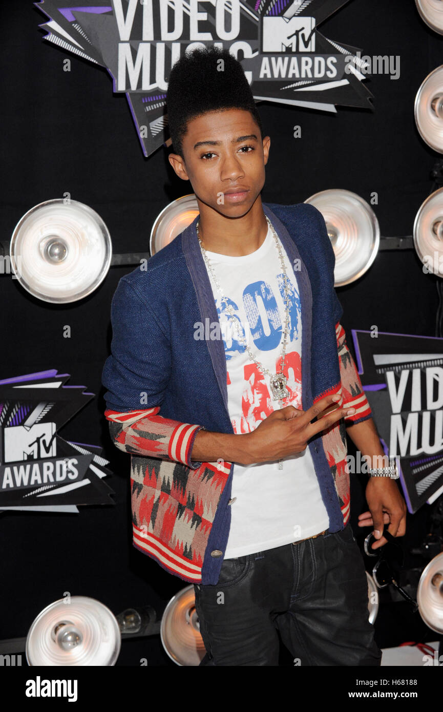 Lil Twist of Young Money arrive at the 2011 MTV Video Music Awards at ...