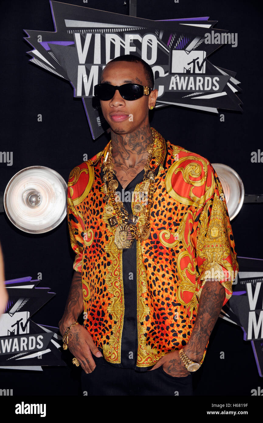 Rapper Tyga arrive at the 2011 MTV Video Music Awards at Nokia Theatre ...