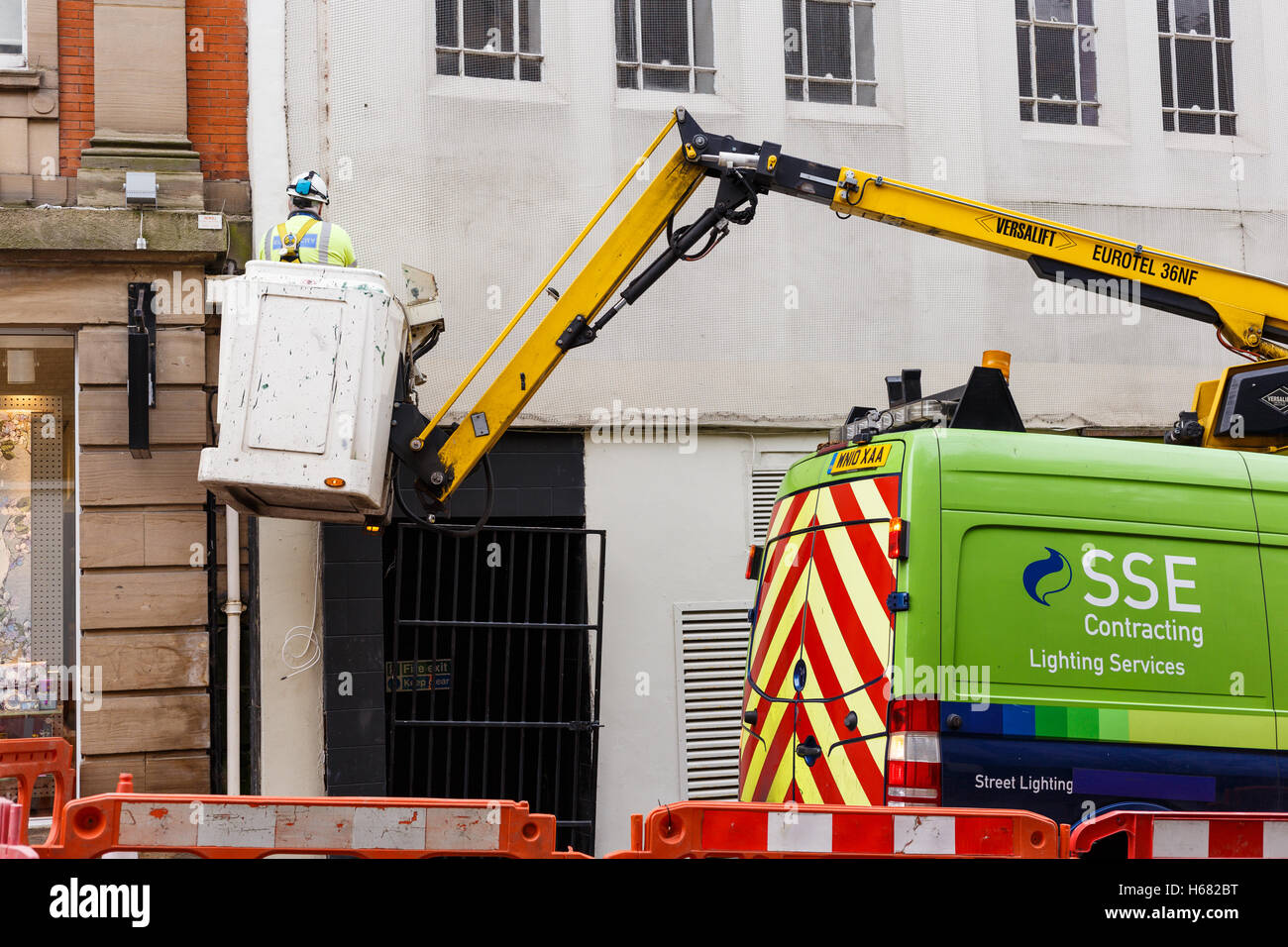 Van based cherry picker hi-res stock photography and images - Alamy