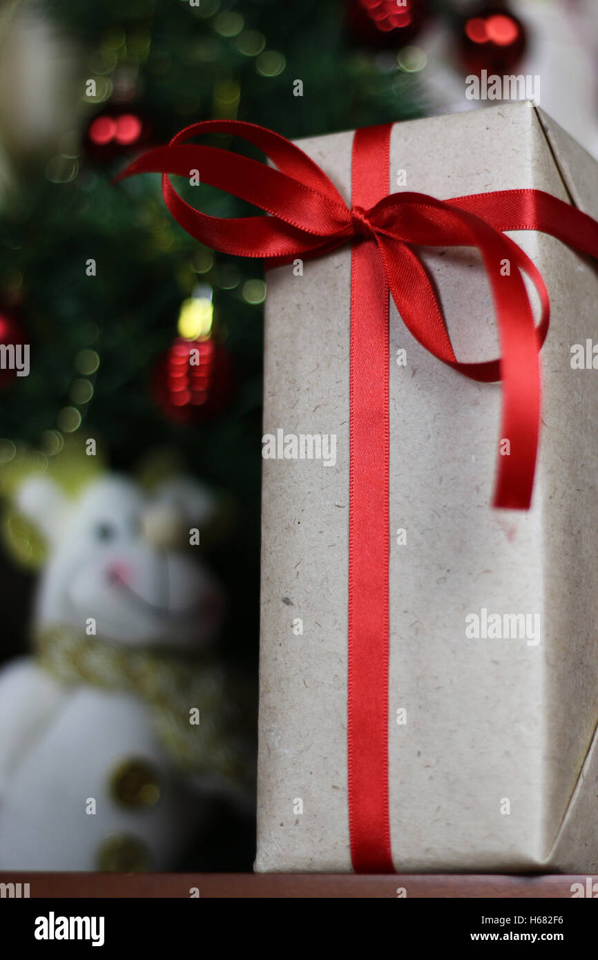 presents under the tree Christmas Stock Photo - Alamy