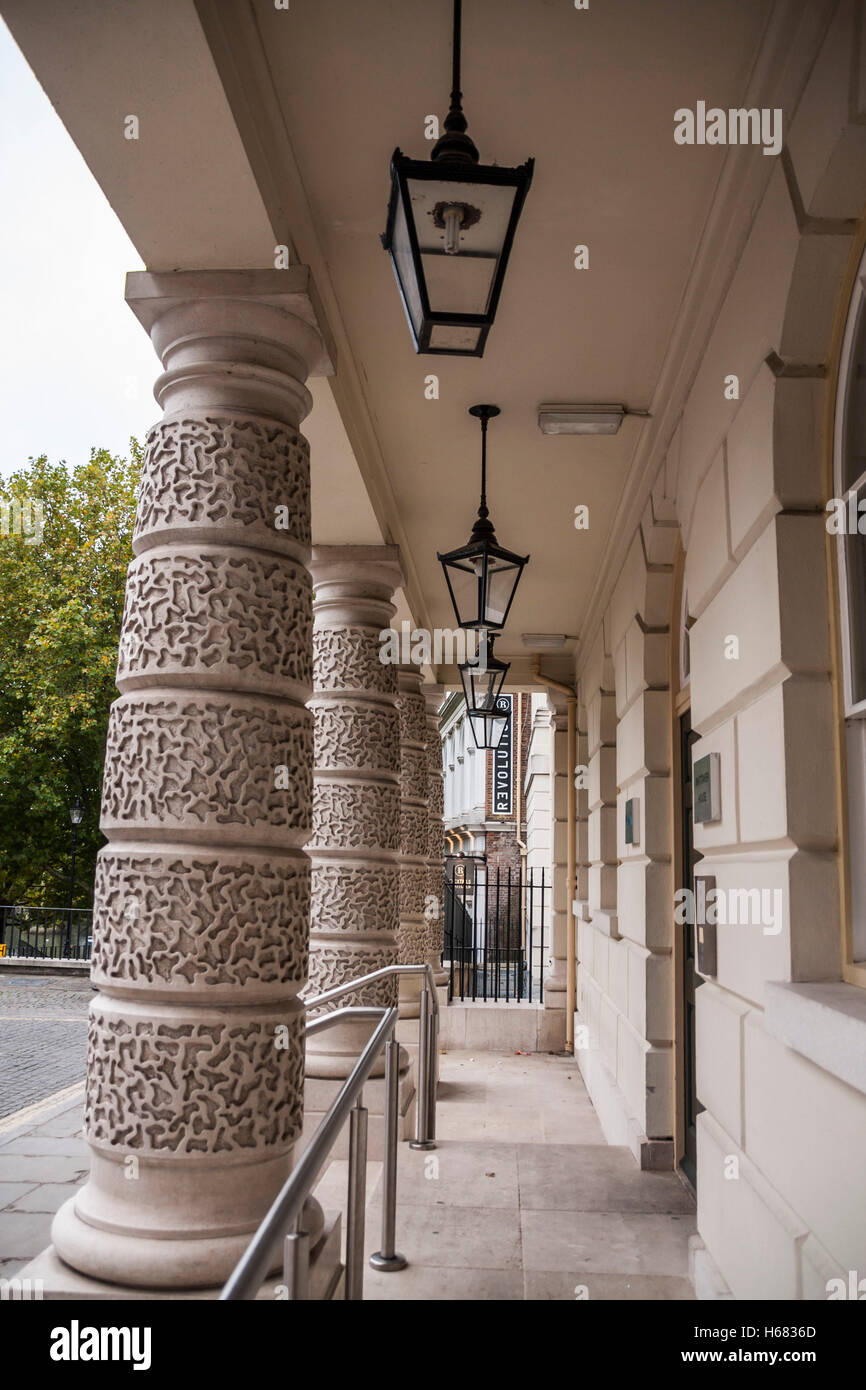The ornate columns and lamps on Whiitaker House in Richmond,Surrey ...