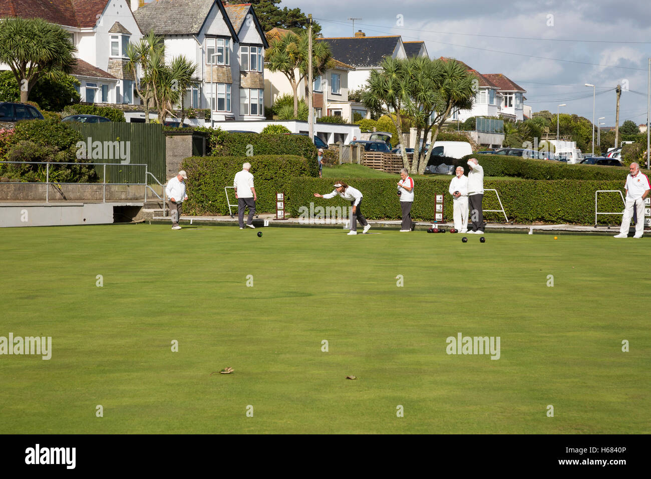 Outdoor bowls hi-res stock photography and images - Alamy