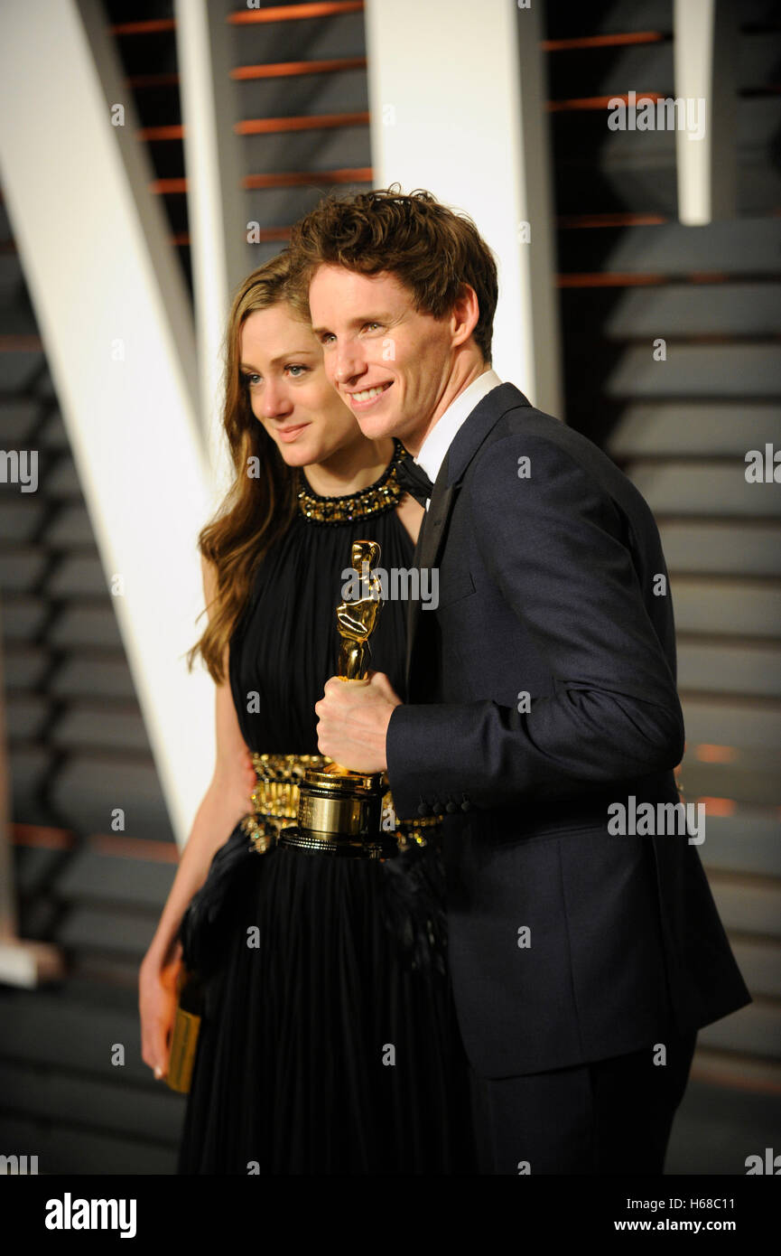 Hannah Bagshawe (L) and actor Eddie Redmayne attends the 2015 Vanity ...