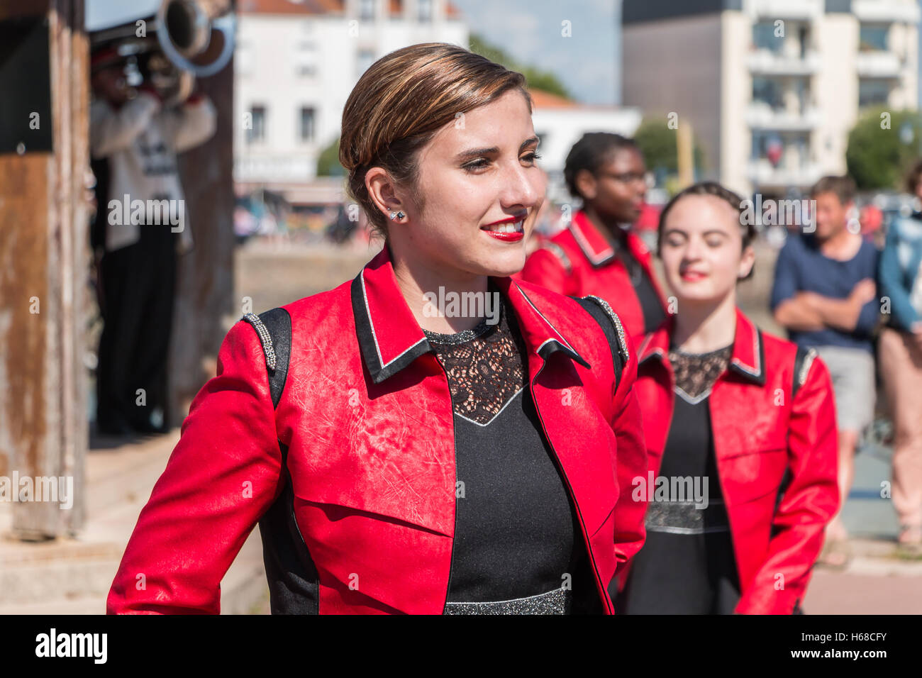 Group dancing french girl hi-res stock photography and images - Alamy