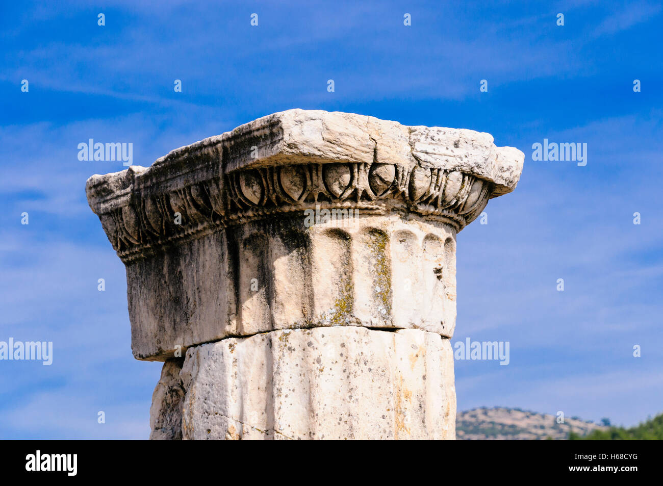 Fluted roman doric columns hi-res stock photography and images - Alamy