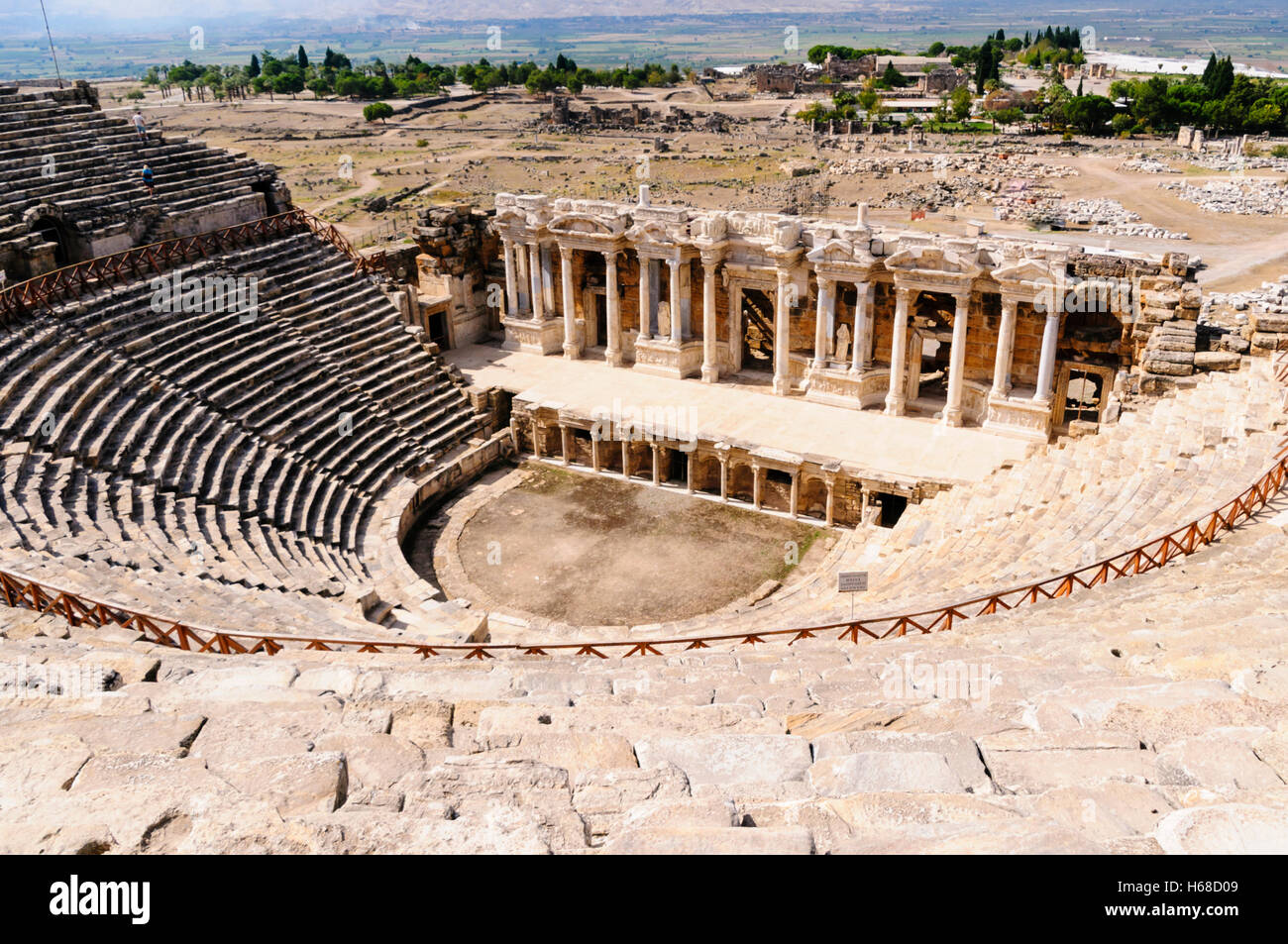 Roman ampitheatre hi-res stock photography and images - Alamy
