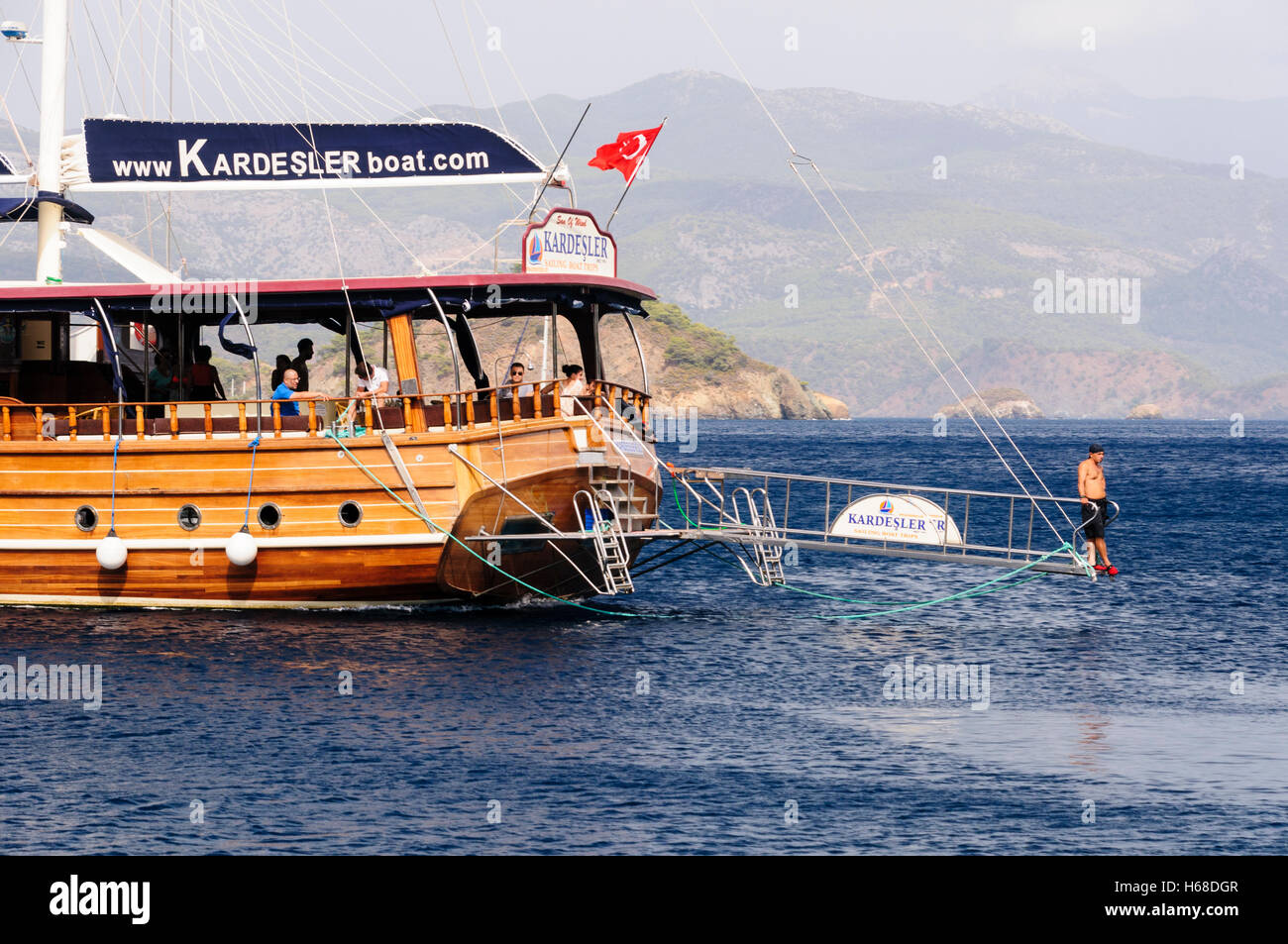 Crewmember boat hi-res stock photography and images - Alamy