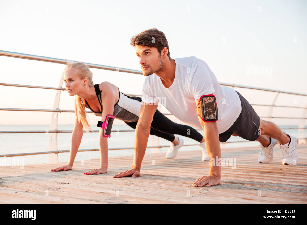Plank fitness man woman hi-res stock photography and images - Alamy
