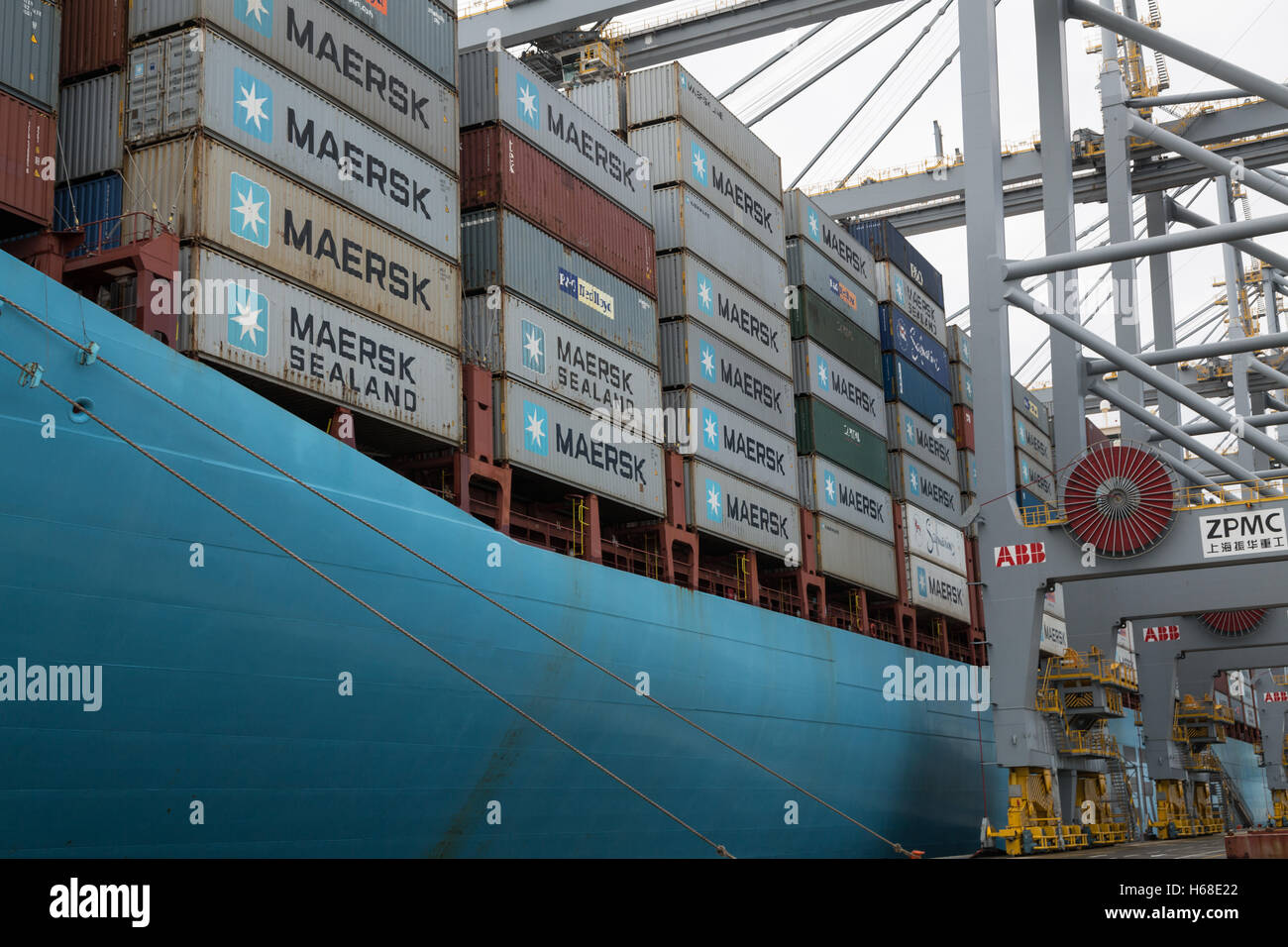 Edith Maersk at London Gateway Stock Photo - Alamy