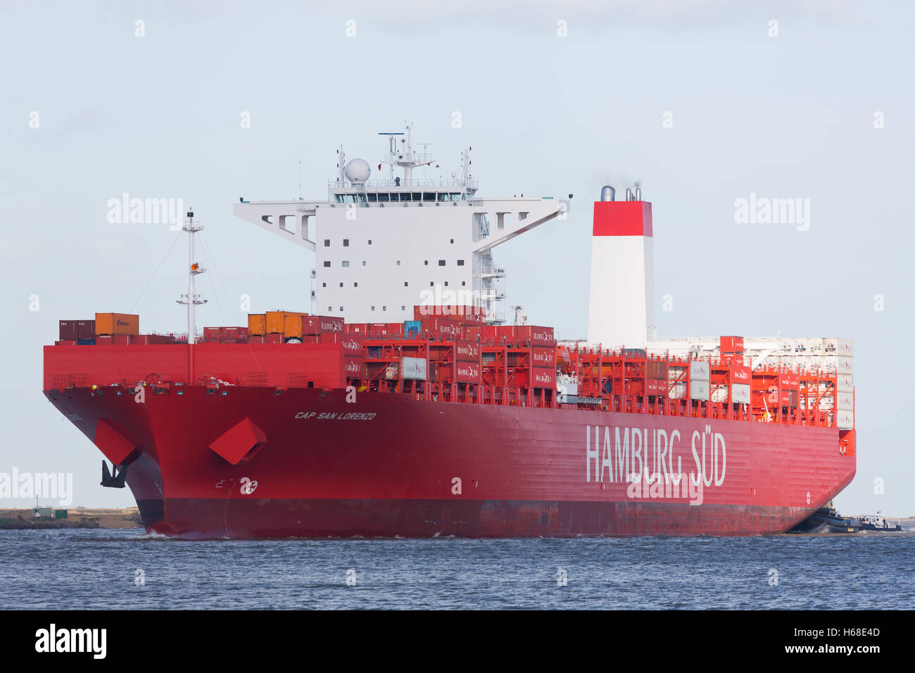 Container Ship Cap San Lorenzo arriving at Tilbury Stock Photo - Alamy