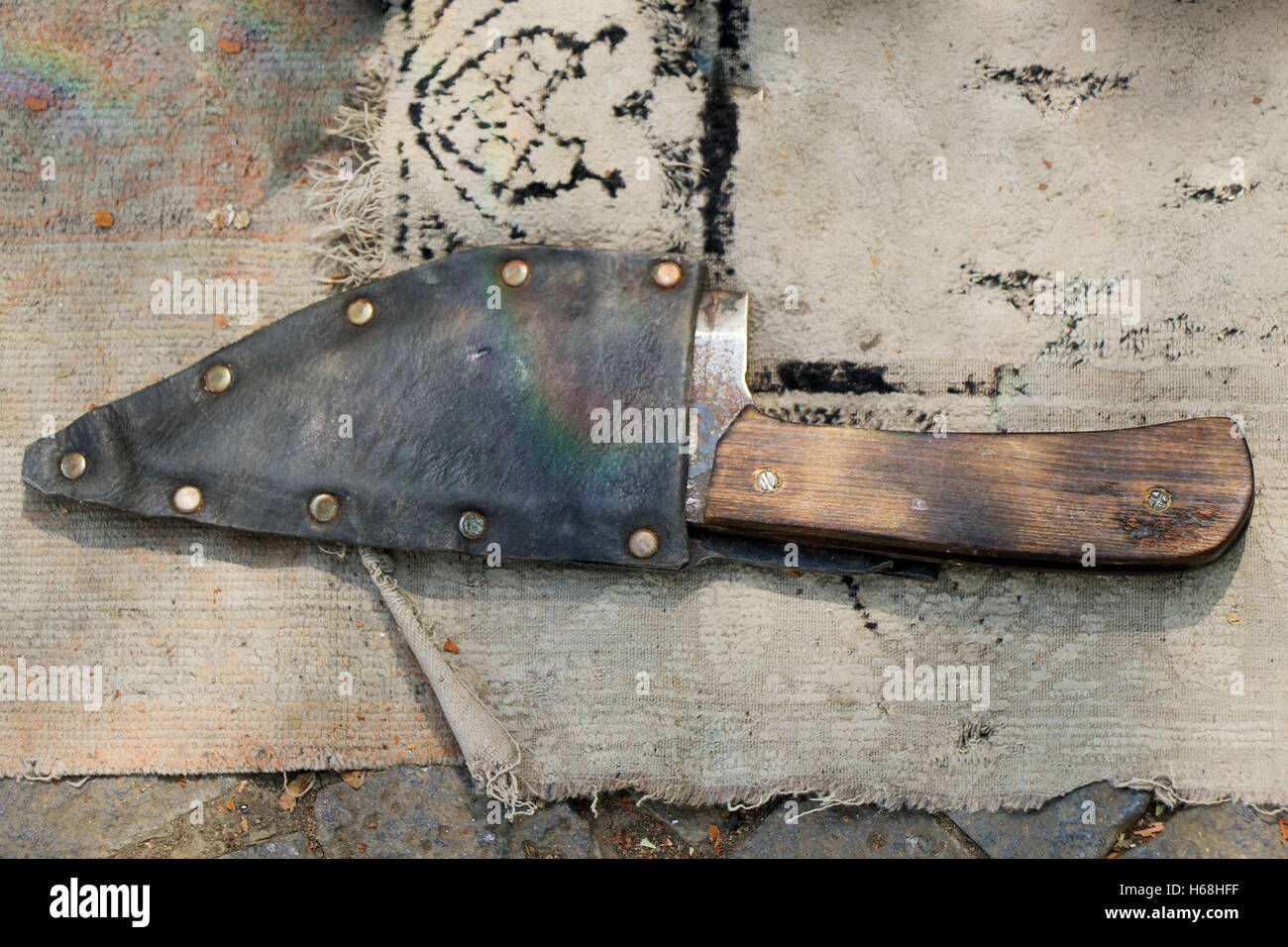 traditional hand made knife with its case Stock Photo - Alamy