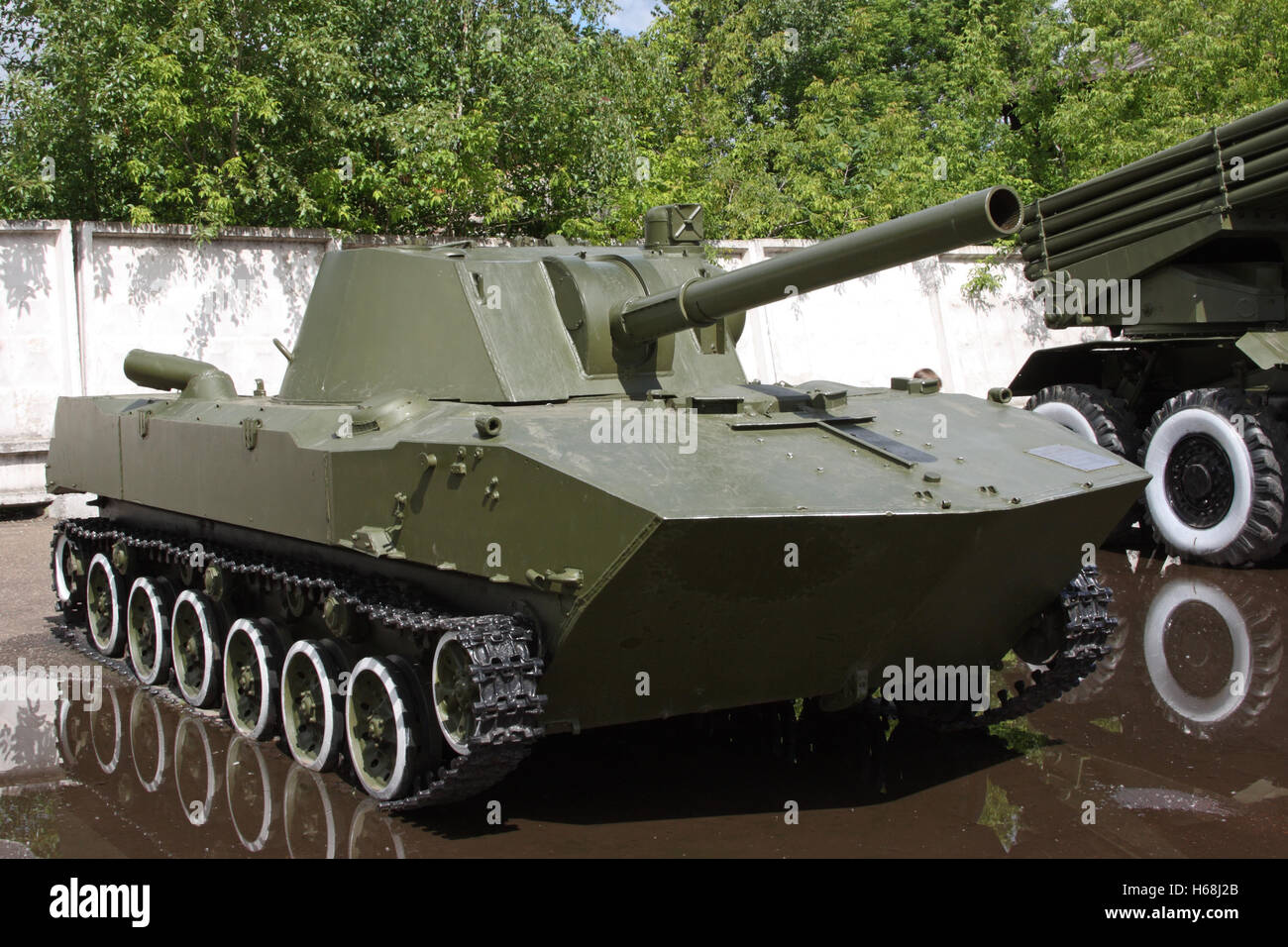 Howitzer gun hi-res stock photography and images - Alamy