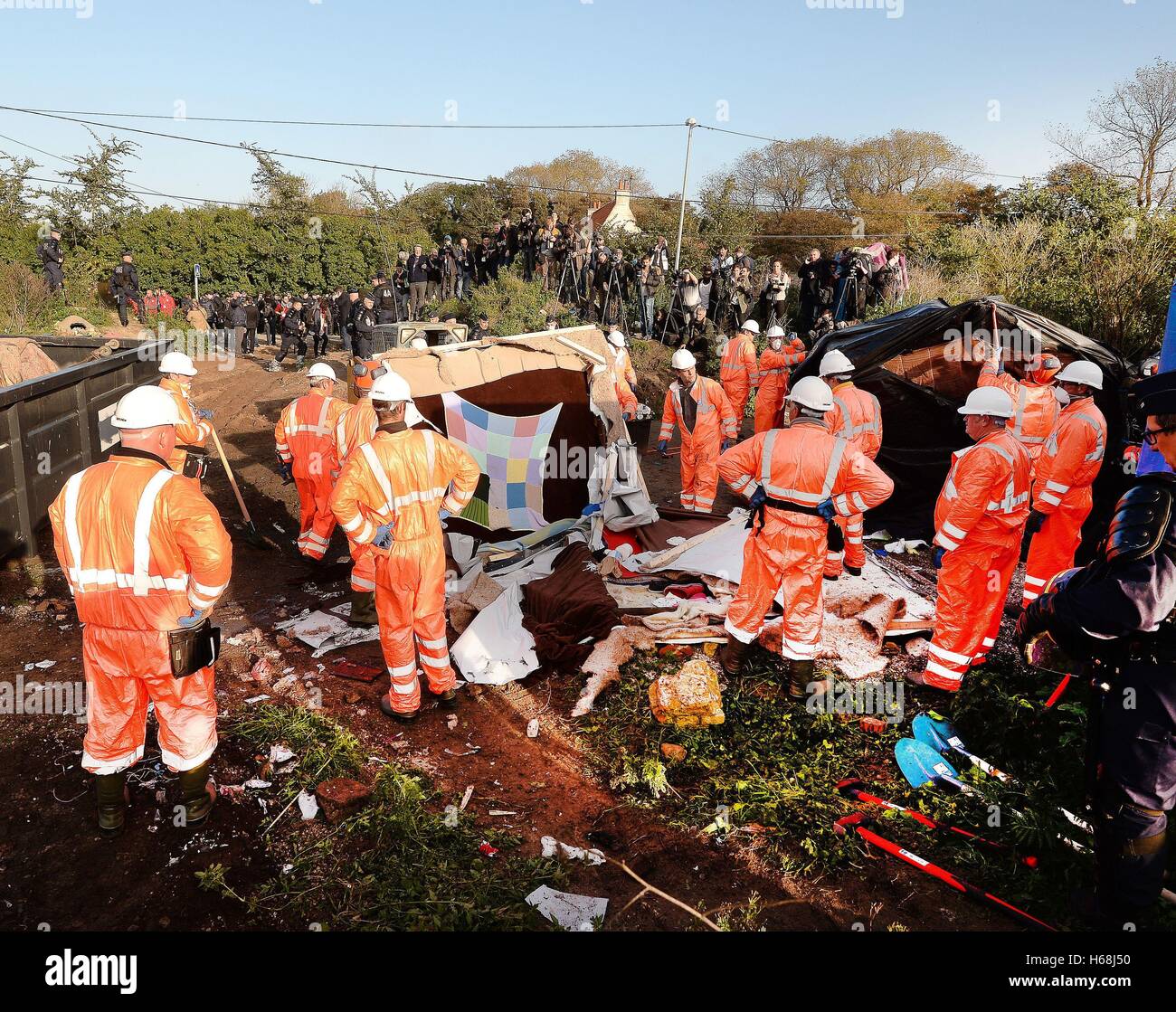 Workers continue with the demolition of the Jungle camp in Calais in ...