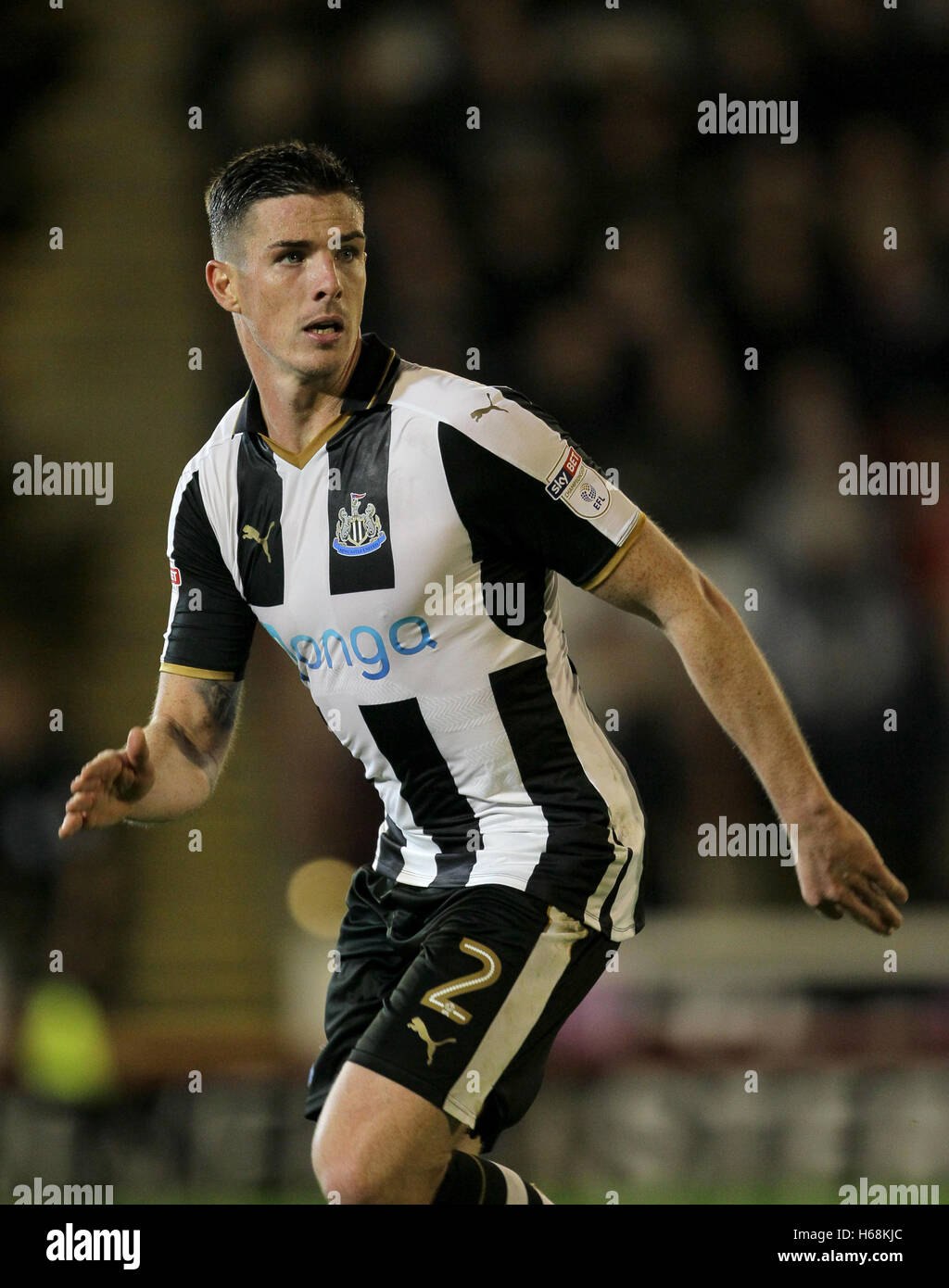 Newcastle United's Ciaran Clark Stock Photo - Alamy