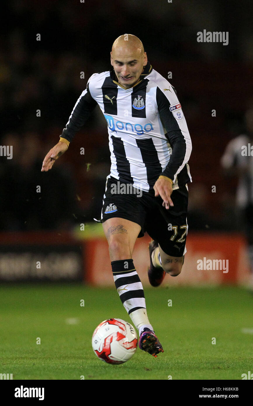 Newcastle United's Jonjo Shelvey Stock Photo - Alamy