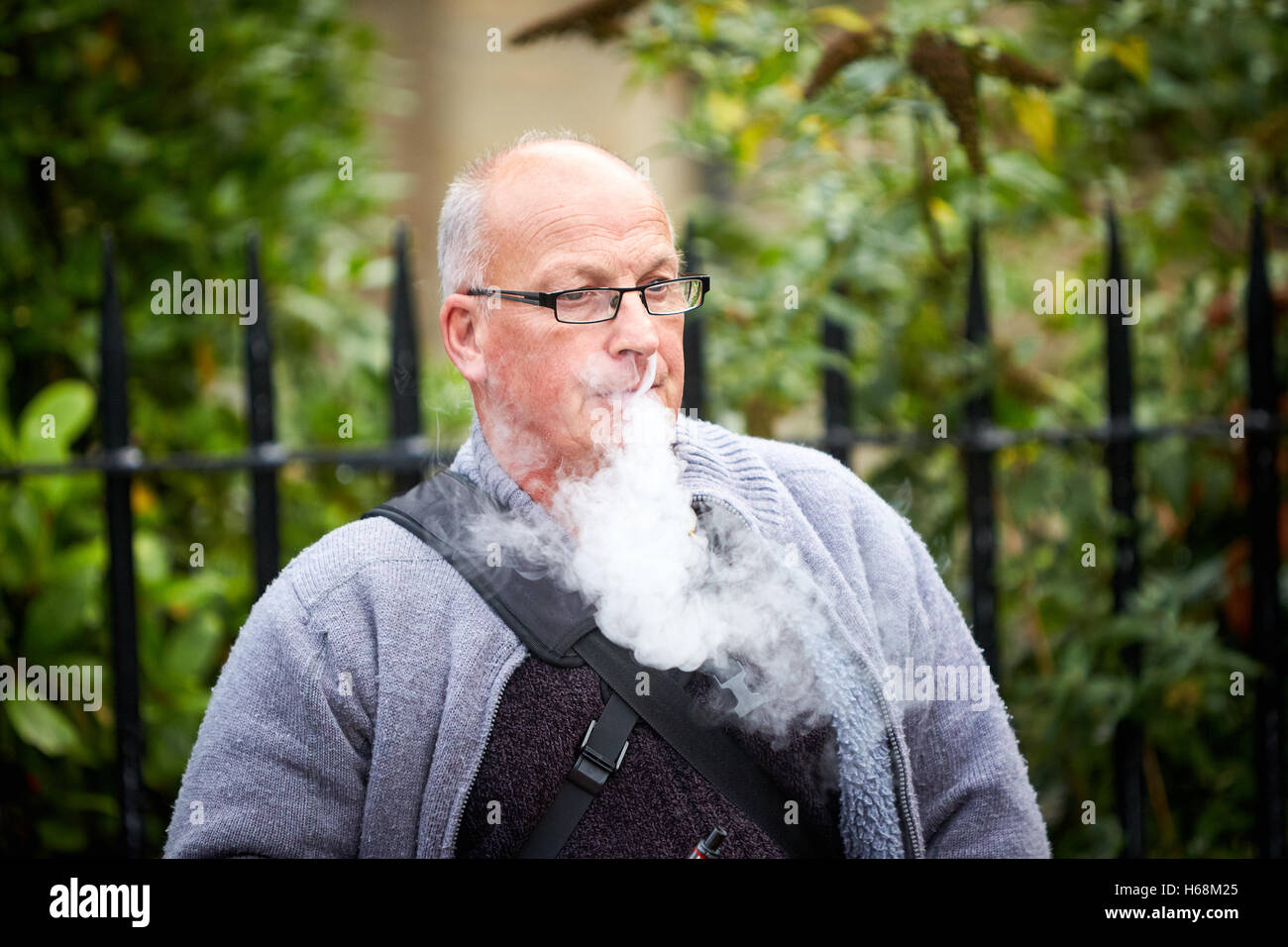 A man vaping Stock Photo - Alamy