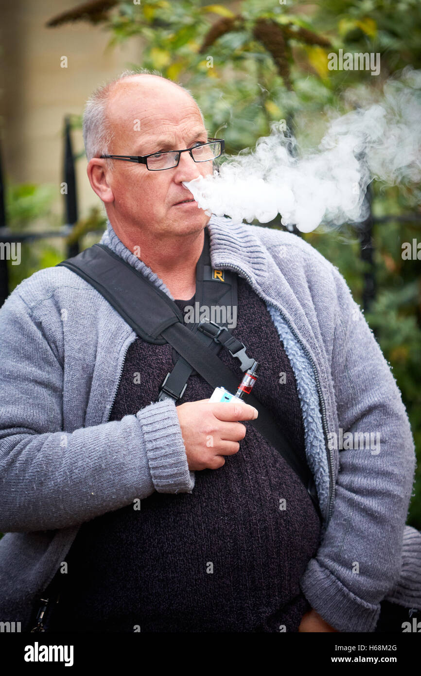 A man vaping Stock Photo - Alamy