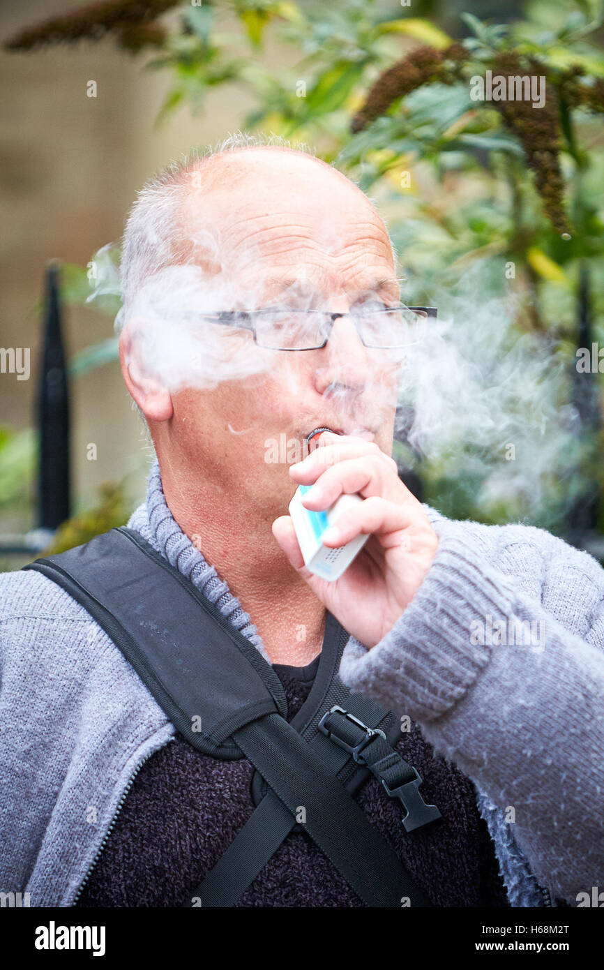 A man vaping Stock Photo - Alamy